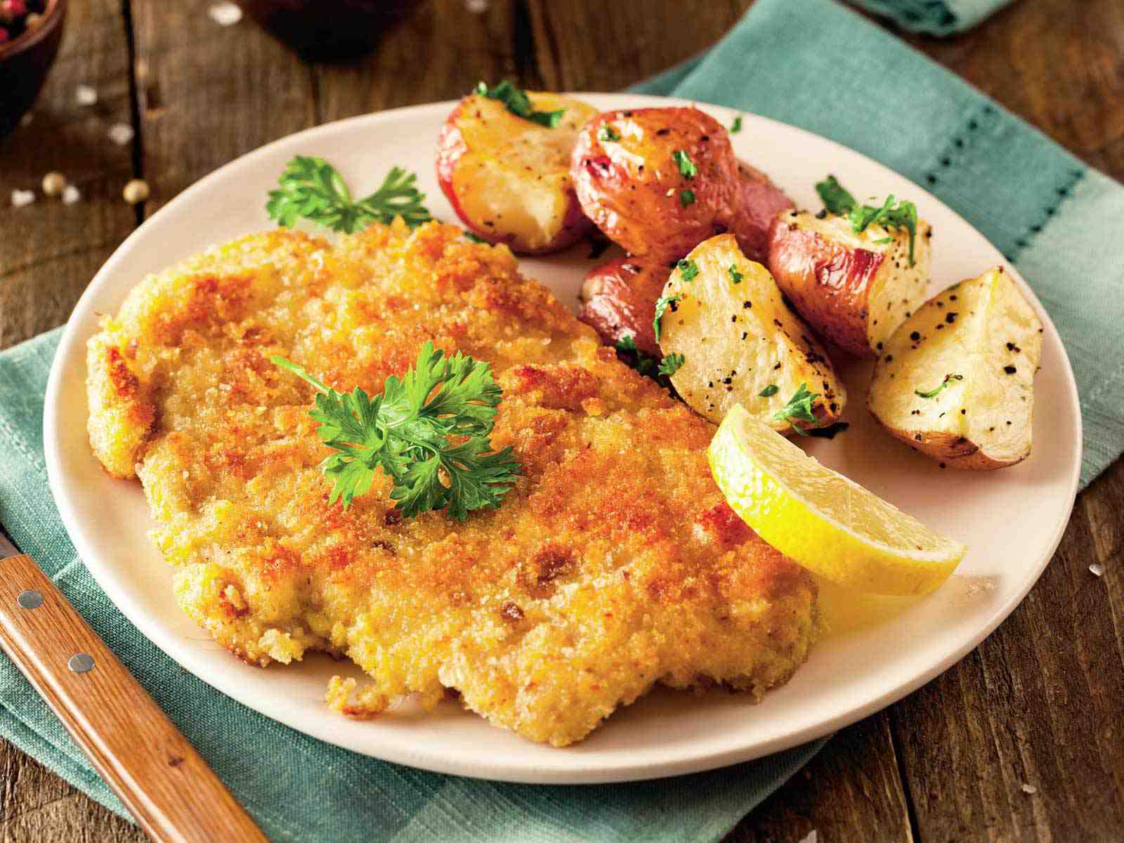 Șnițel vienez de pui – 180-280 g – Restaurant Mediterana